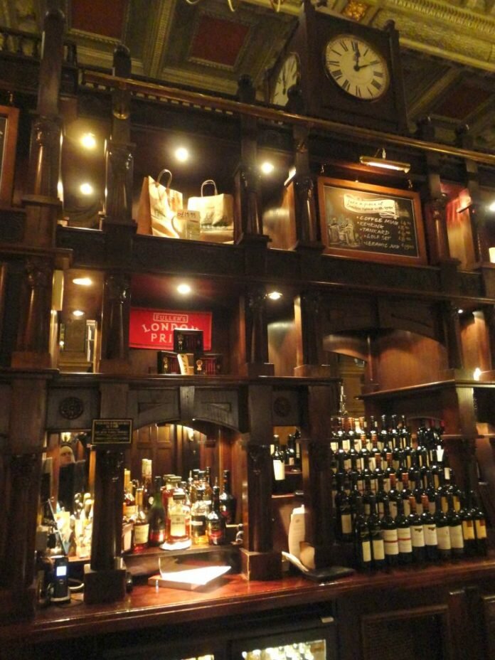 Pub: The Old Bank of England